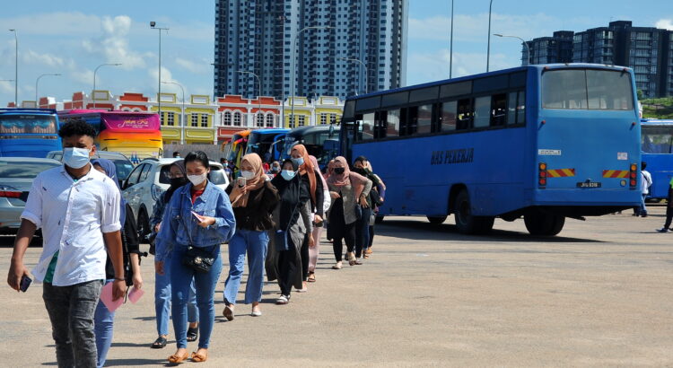 400,000 pekerja asing masuk ke Malaysia, isi 5 sektor utama - Saifuddin ...