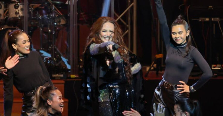 Stacy buktikan diri masih 'The Dancing Queen' - Kosmo Digital