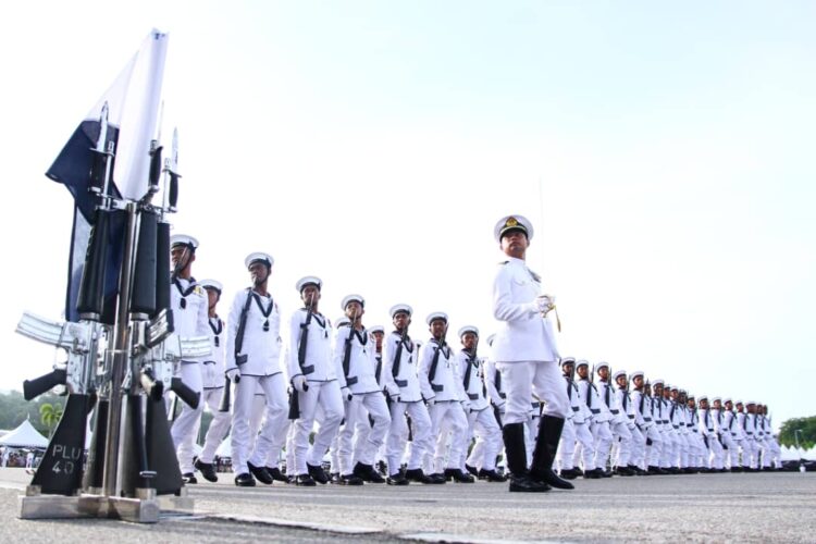 Lapan Panji-Panji Rejimen terlibat serentak perbarisan Hari TLDM ke-89 ...