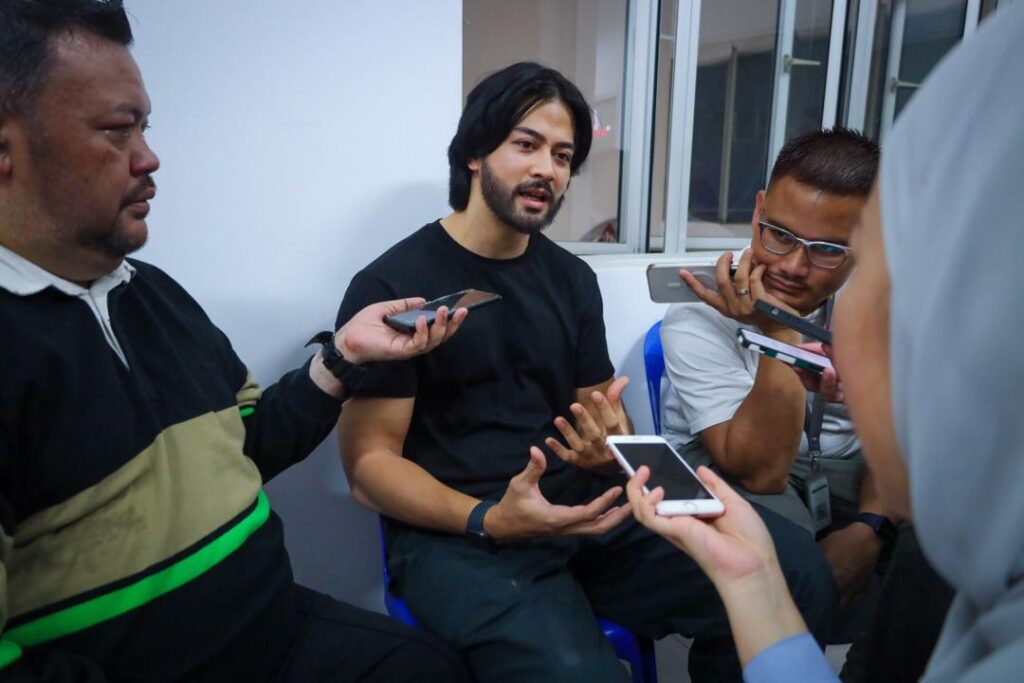 Fadlan Hazim tunang dengan wanita Kazakhstan, diuji jalan atas paku ...