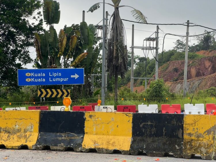 Jalan sesak, 2 laluan di Gua Musang ditutup sepenuhnya malam tadi - Kosmo Digital
