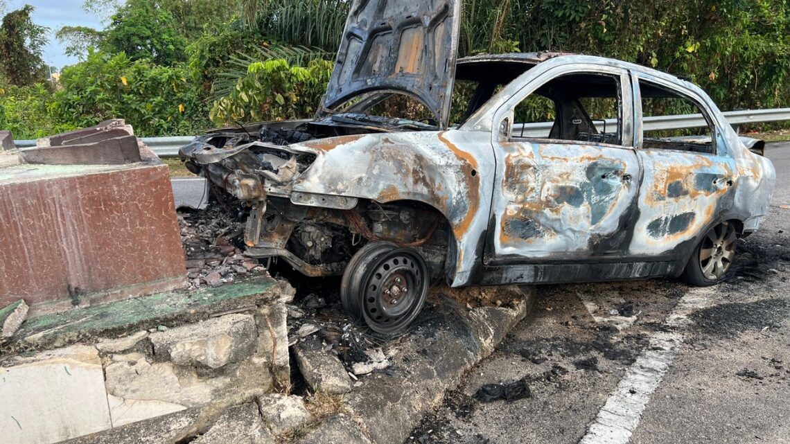 Kereta terbakar lepas mencuri di kedai runcit - Kosmo Digital