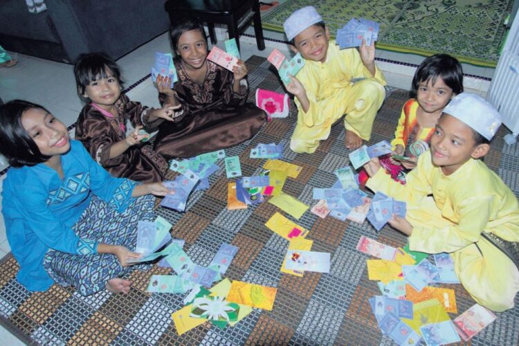 Tak perlu duit raya, cukup bagi goodies - Kosmo Digital