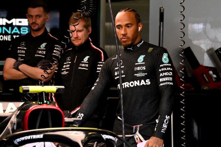 F1: Hamilton bakal sertai Ferrari musim depan