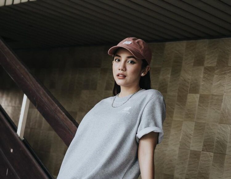 Sweet Qismina sudah ada baby bump? - Kosmo Digital