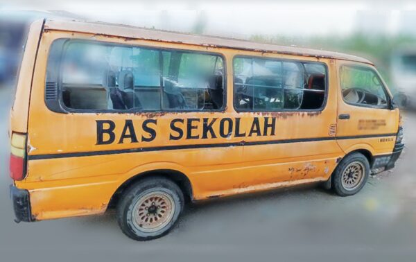 Kerusi rosak, bas sekolah uzur ancam nyawa pelajar - Kosmo Digital