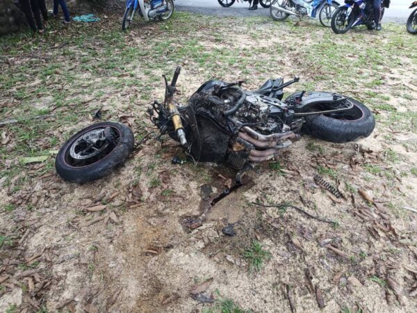 Penunggang motosikal maut, langgar kereta masuk simpang - Kosmo Digital