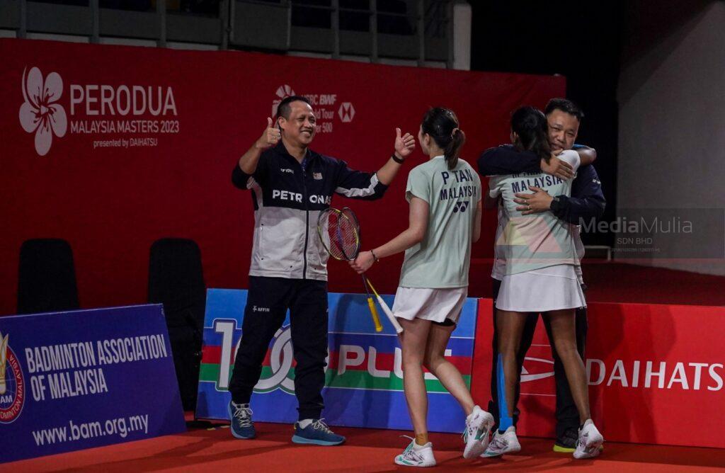 Pearly-Thinaah tarik diri Terbuka Hylo