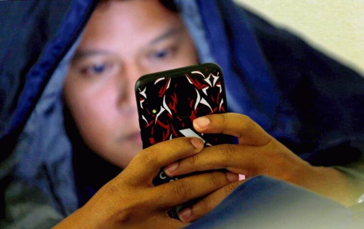 Masyarakat makin pasif, jadi hamba telefon pintar - Kosmo Digital