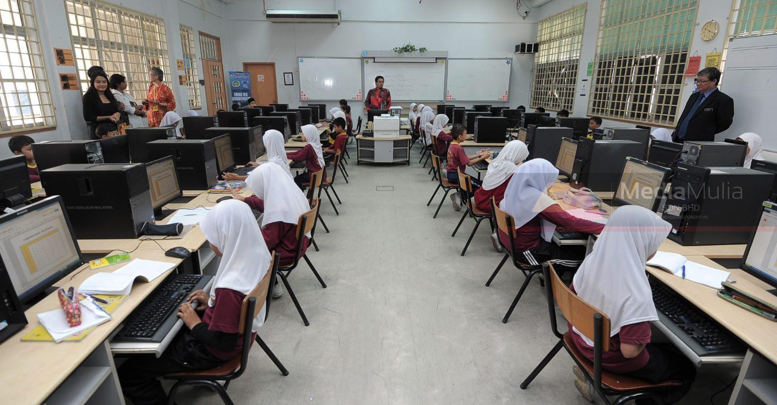 Bebanan kerja, tak mahir komputer punca guru bersara awal - Kosmo Digital