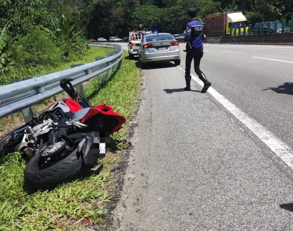 Jurukamera Cna Maut Motosikal Terbabas Kosmo Digital