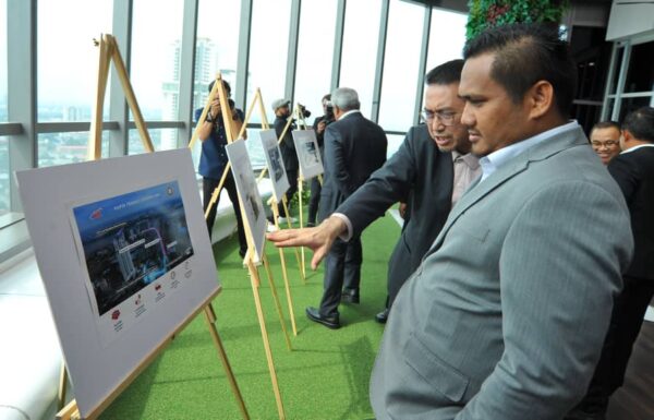 Jejantas pejalan kaki hubungkan Komtar JBCC dengan RTS dibangunkan ...
