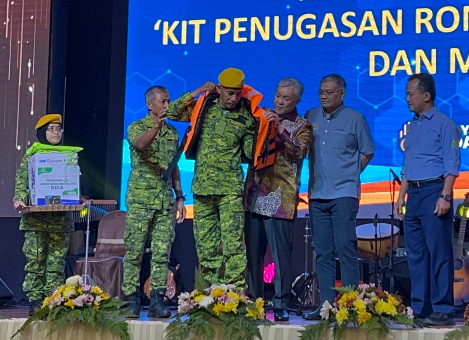 Kerajaan akan bina baharu, baiki rumah anggota Rela - Kosmo Digital