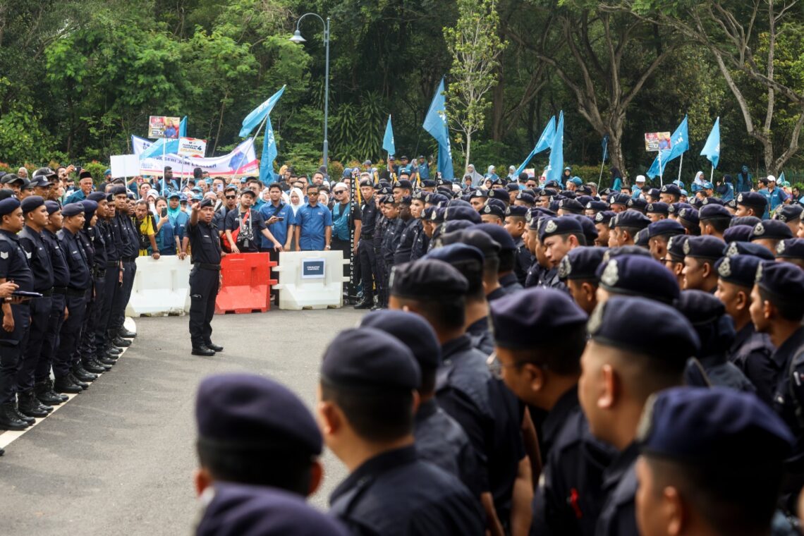 Hari penamaan calon di tiga DUN Sepang berlangsung 'tenang' - Polis ...