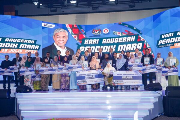 TPM arah Mara semak semula skim gaji pendidik - Kosmo Digital