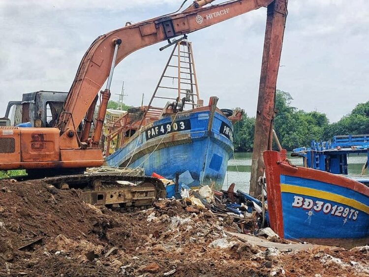 APMM lupus dua bot nelayan Vietnam - Kosmo Digital