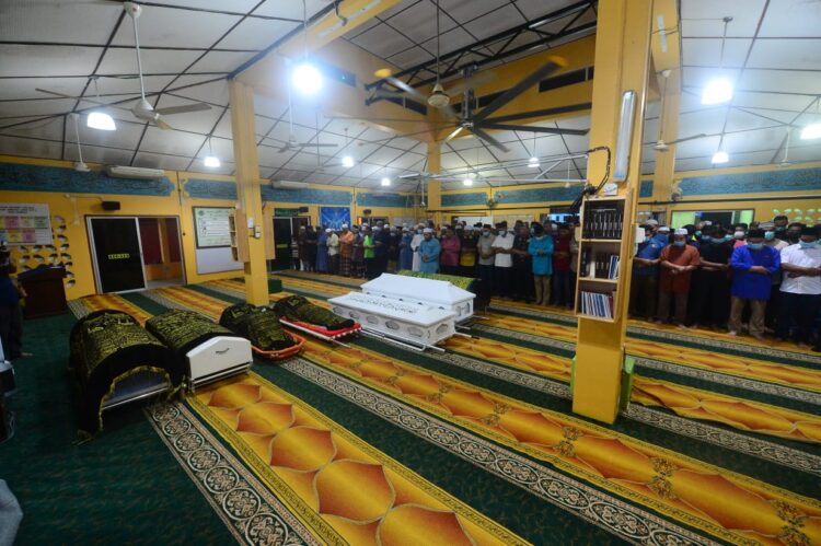 Jenazah tujuh beranak mangsa kepala air dikebumi malam ini - Kosmo Digital