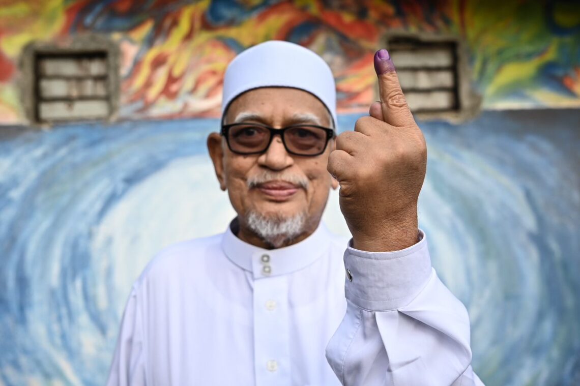 PRN: Abdul Hadi selesai membuang undi di SK Rusila - Kosmo Digital