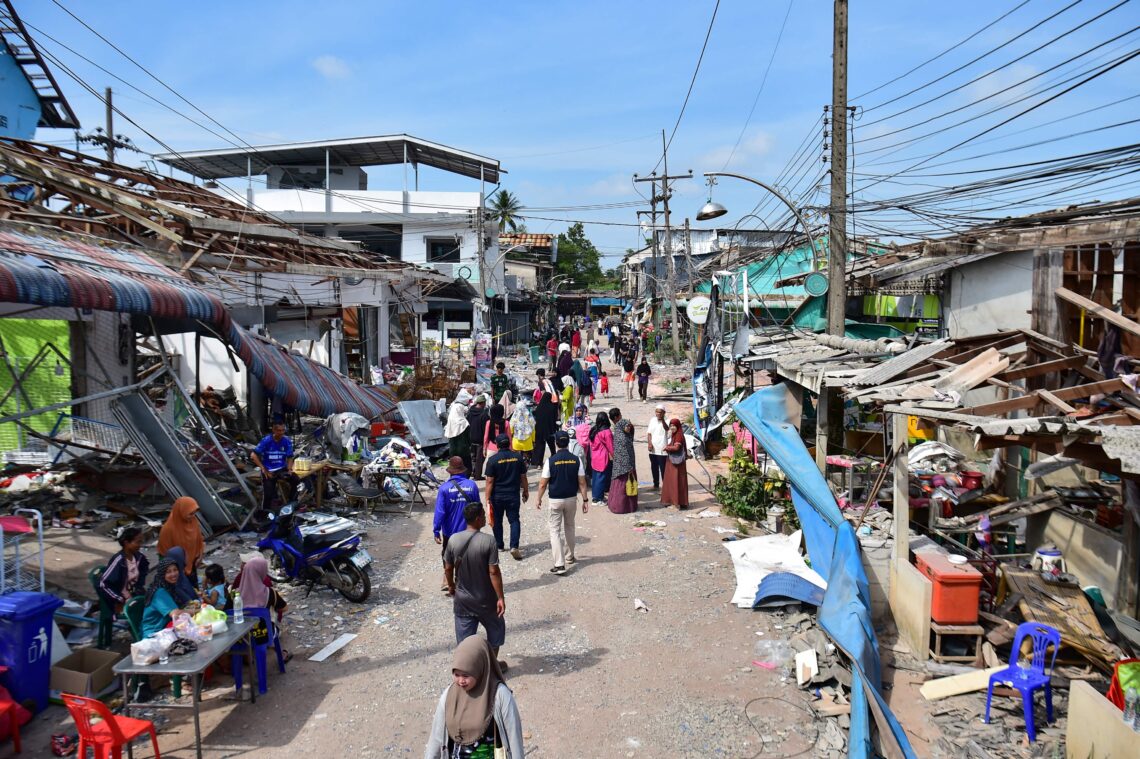 Bangkai paus meletup di tengah laut - Kosmo Digital