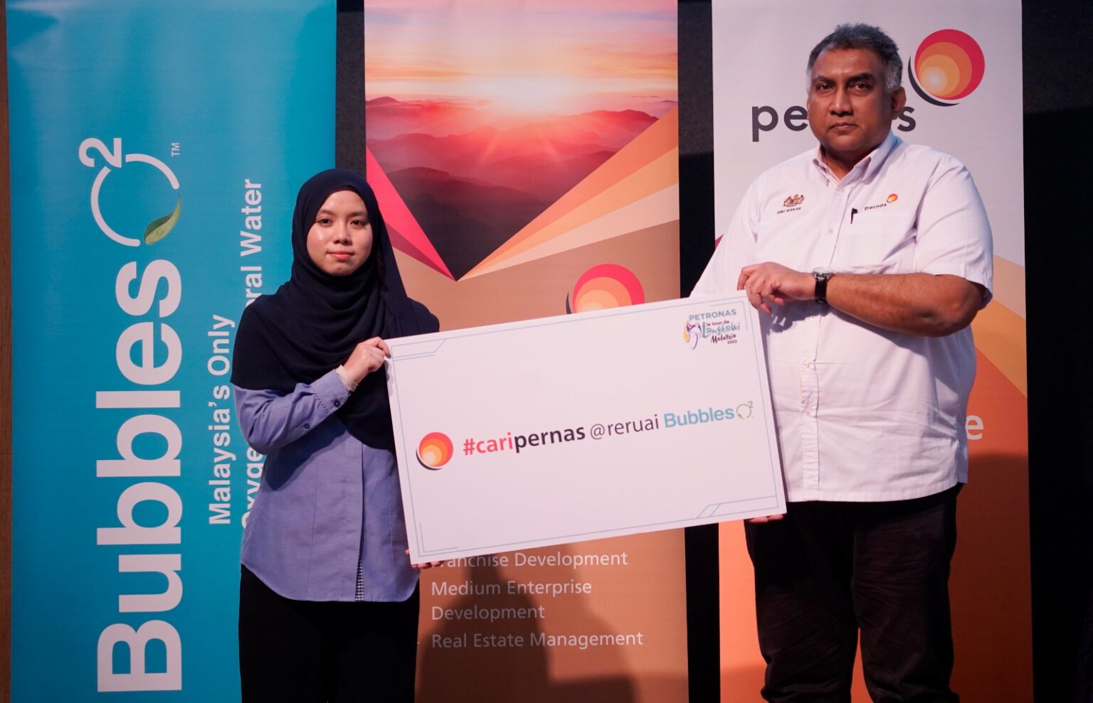 Pernas, Bubbles 02 promosi francais Malaysia di Petronas LTdL 2023 ...
