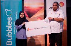 Pernas, Bubbles 02 promosi francais Malaysia di Petronas LTdL 2023 - Kosmo Digital