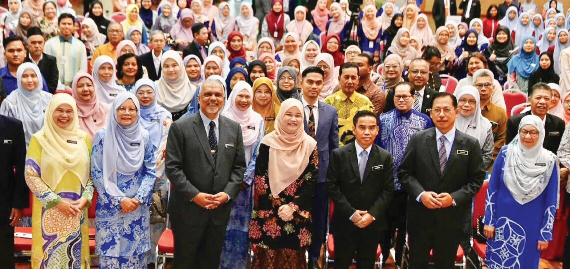 Dekad Bahasa Kebangsaan memartabat kesusasteraan Melayu - Kosmo Digital