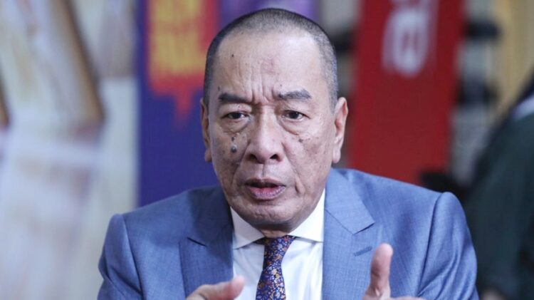 Nyanyi sudah berpuluh tahun, 'ear monitor' bukan alasan - Ramli MS ...