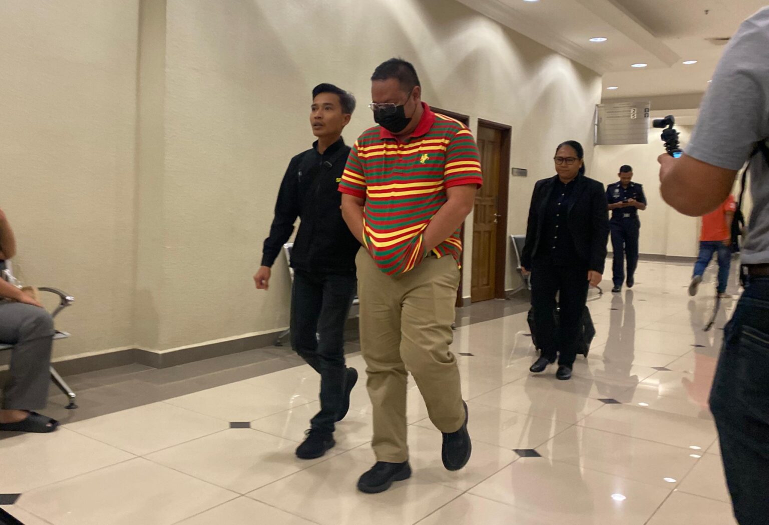 Mahkamah: Pelajar ijazah sarjana mengaku salah terima suapan RM9,700 ...