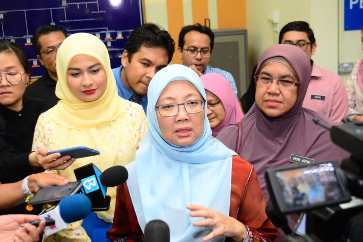 Lawatan kerja tiada kaitan dengan PRK - Dr. Zaliha - Kosmo Digital