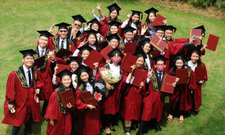 Graduan baharu juga mahu gaji besar - Kosmo Digital