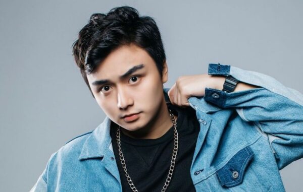 Pukul kekasih, pelakon menangis ditahan polis - Kosmo Digital