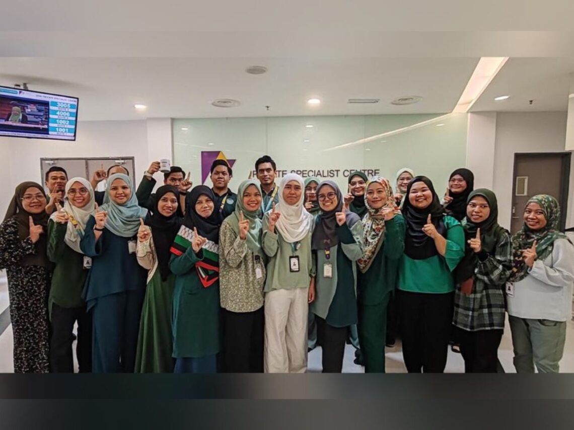 Ramai pakai hijau tanda solidariti untuk Palestin - Kosmo Digital