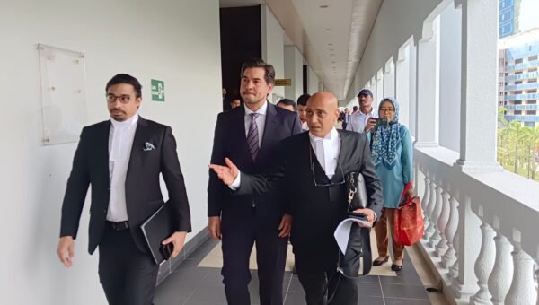 Kes Adam Radlan: Hentikan pendakwaan politik - Kosmo Digital