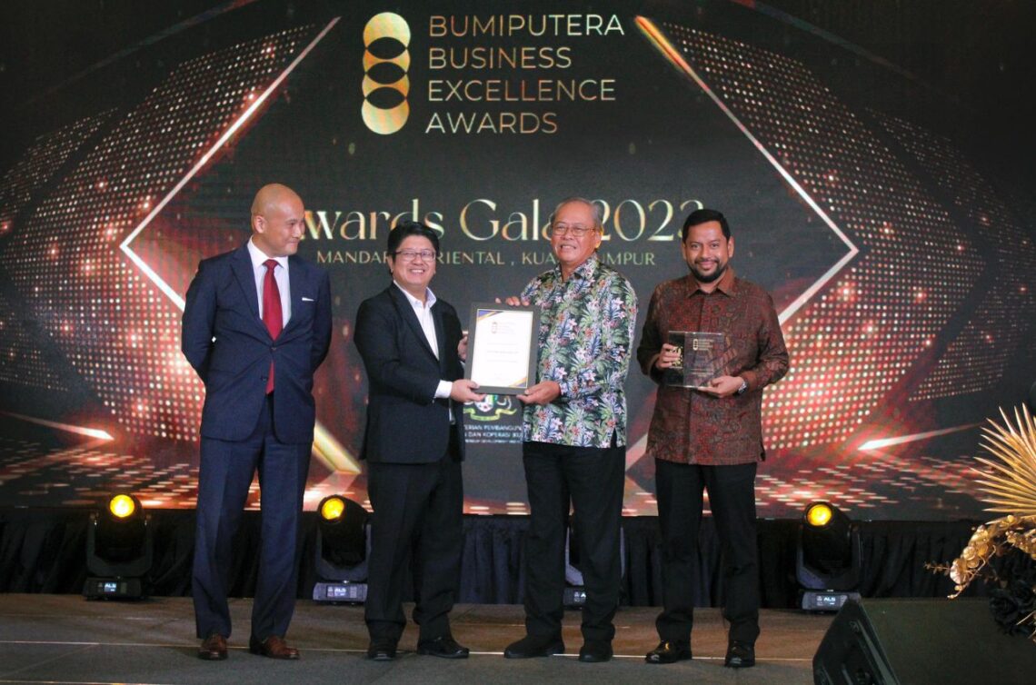 Yayasan Bank Rakyat terima anugerah tertinggi CSR - Kosmo Digital