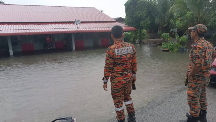 PPS dibuka di Bestari Jaya, 36 mangsa terjejas banjir - Kosmo Digital