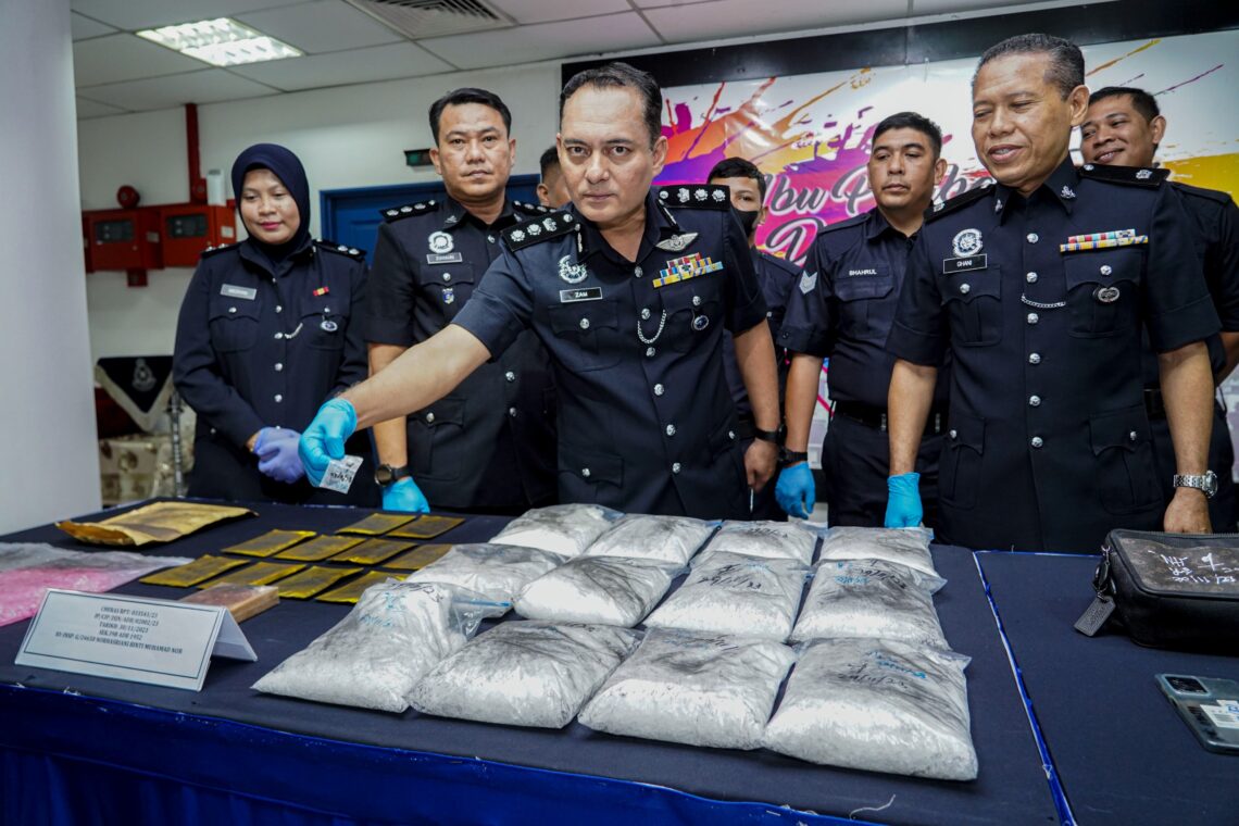 Tiga sekawan ditahan bersama pelbagai dadah lebih RM500,000 - Kosmo Digital