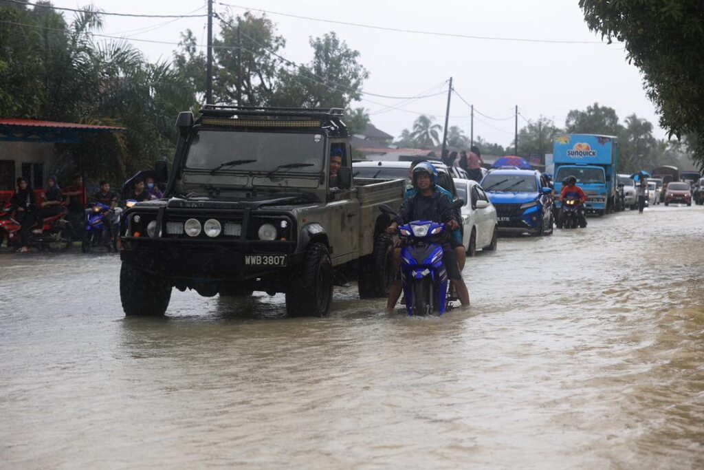 [VIDEO] Banjir: Mangsa di Kelantan meningkat 5,269 orang - Kosmo Digital
