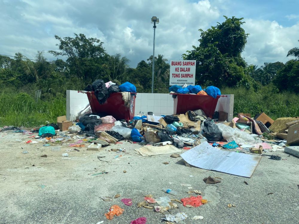 Luahan Pembaca Sampah Bertaburan Cemar Jenderam Hilir Kosmo Digital