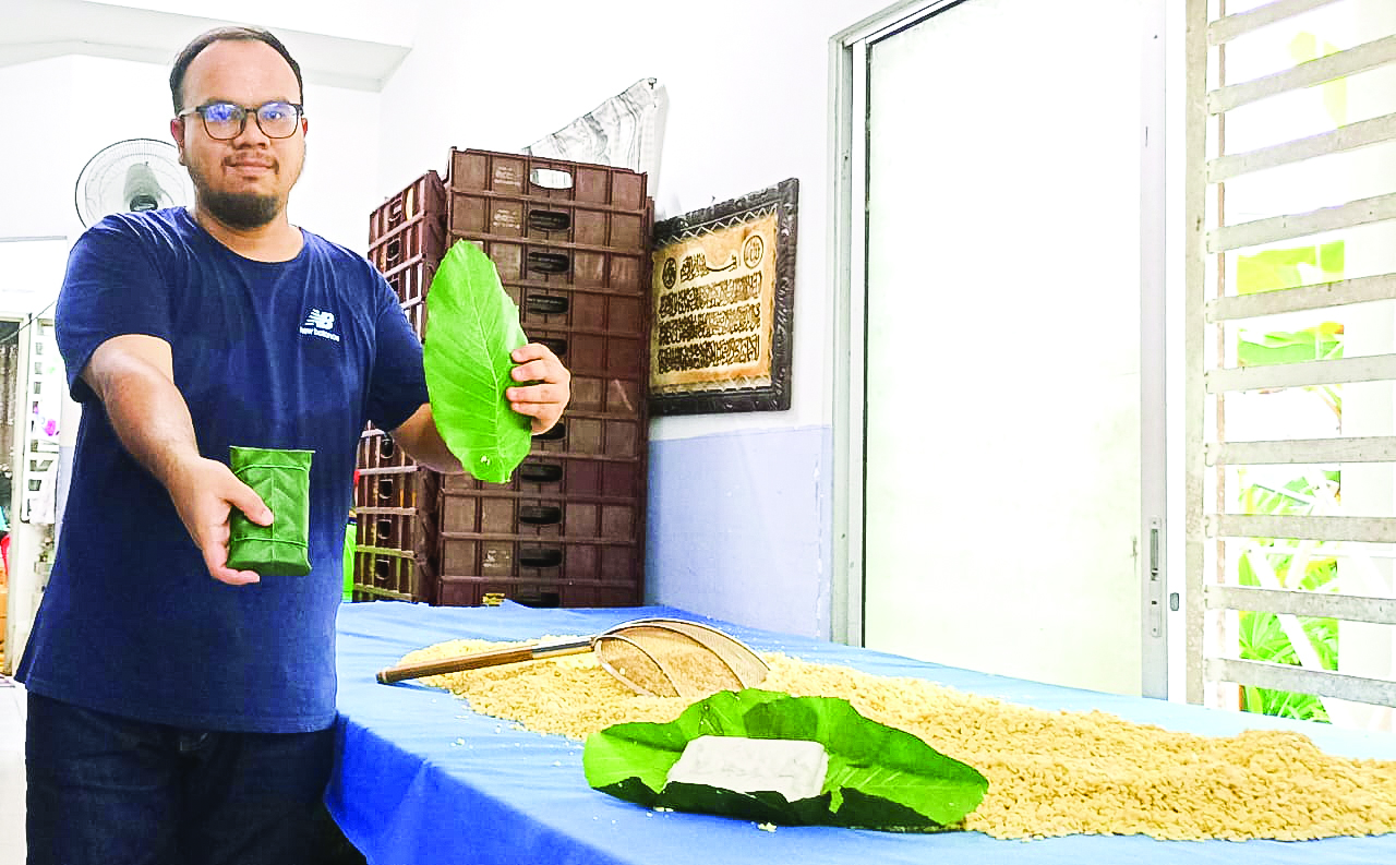 Dapat RM15,000 sebulan jual tempe daun simpuh - Kosmo Digital