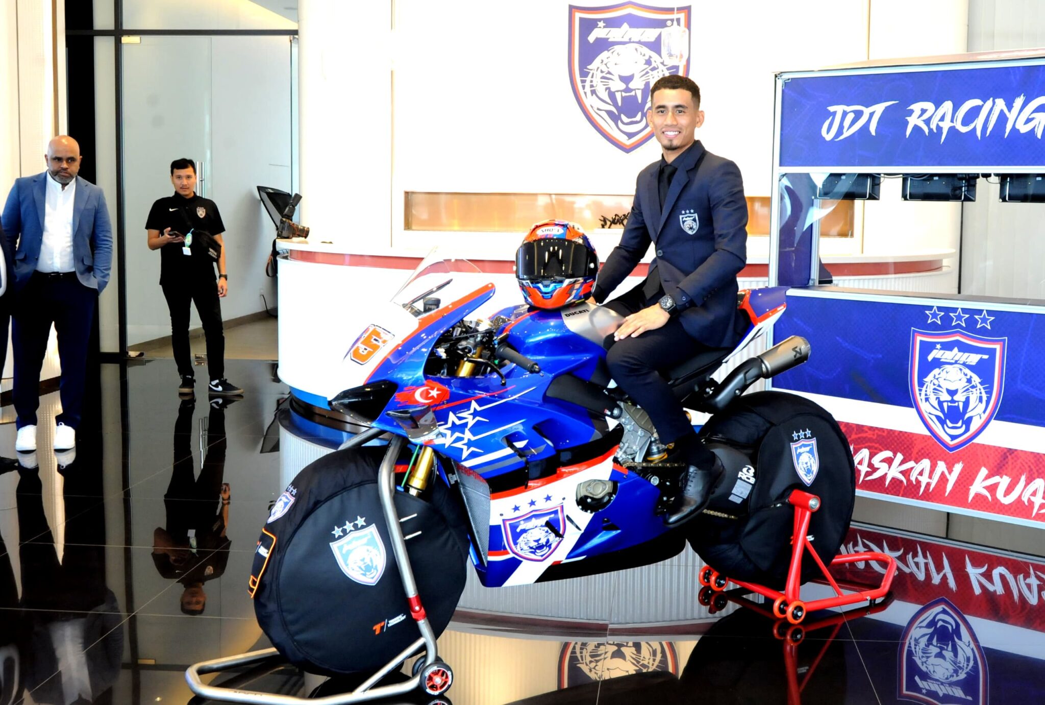 Hafizh Syahrin tekad julang JDT Racing Team - Kosmo Digital