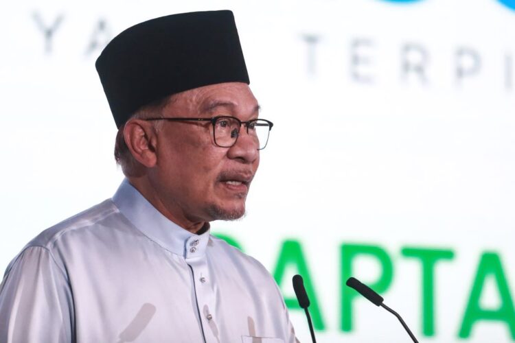 Kenaikan gaji hingga 40 peratus penjawat awam kategori rendah - Anwar - Kosmo Digital