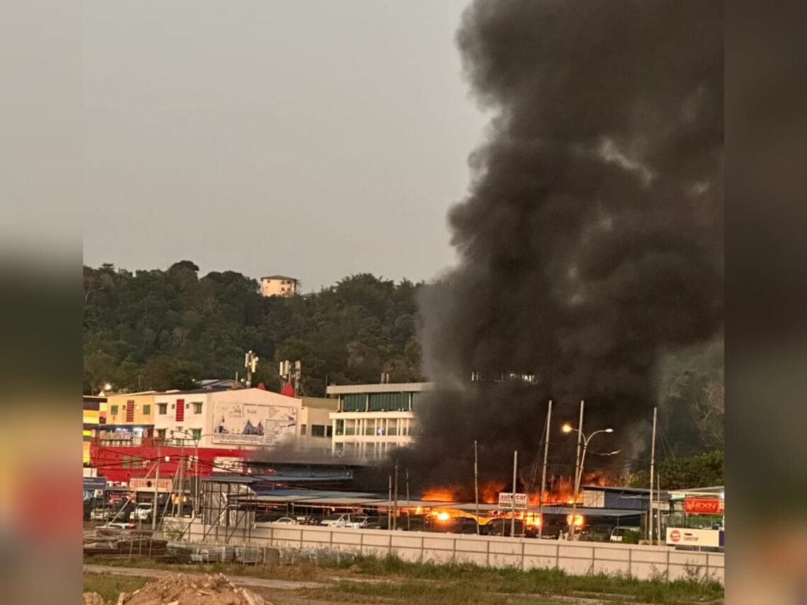 Lima kereta musnah terbakar - Kosmo Digital