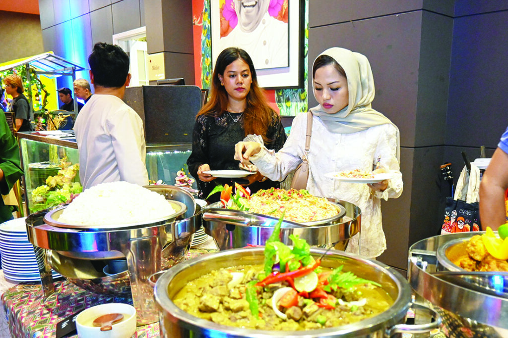 Bufet Ramadan gastronomi Melayu di De.Wan 1958 by Chef Wan - Kosmo Digital