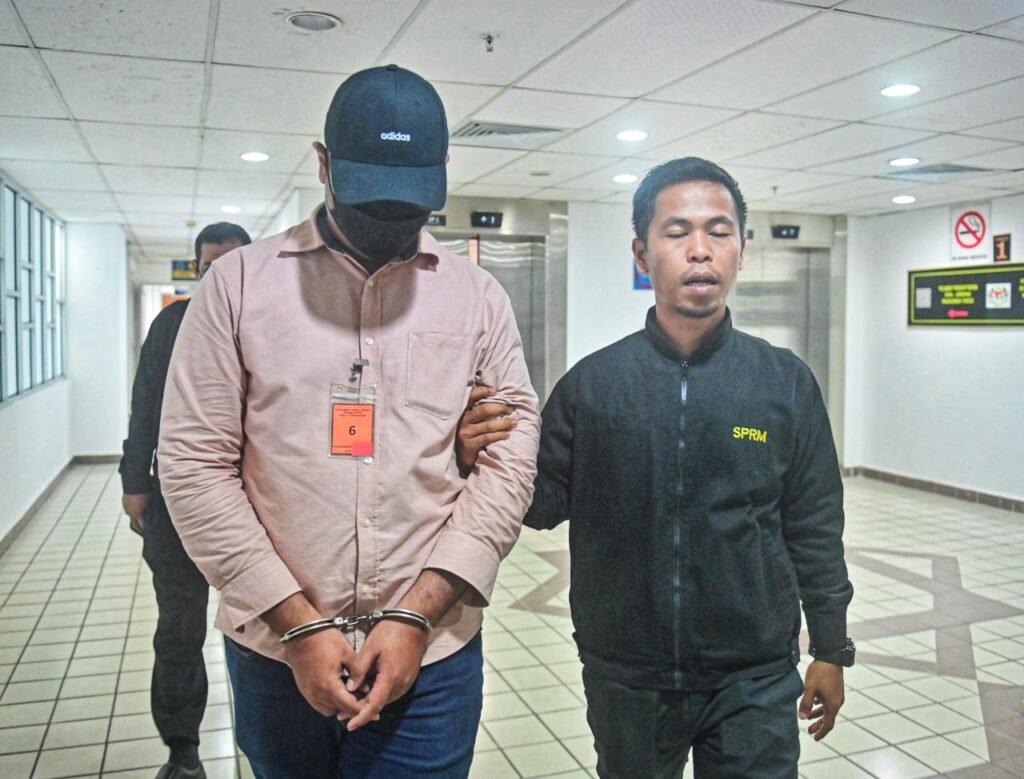 Koperal polis didakwa terima rasuah tahanan lokap - Kosmo Digital