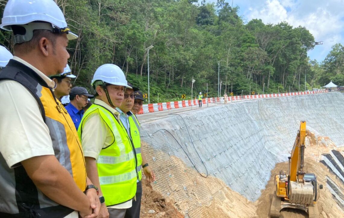 Tanah runtuh: Baik pulih cerun Jalan Batang Kali-Genting siap 30 Jun ...