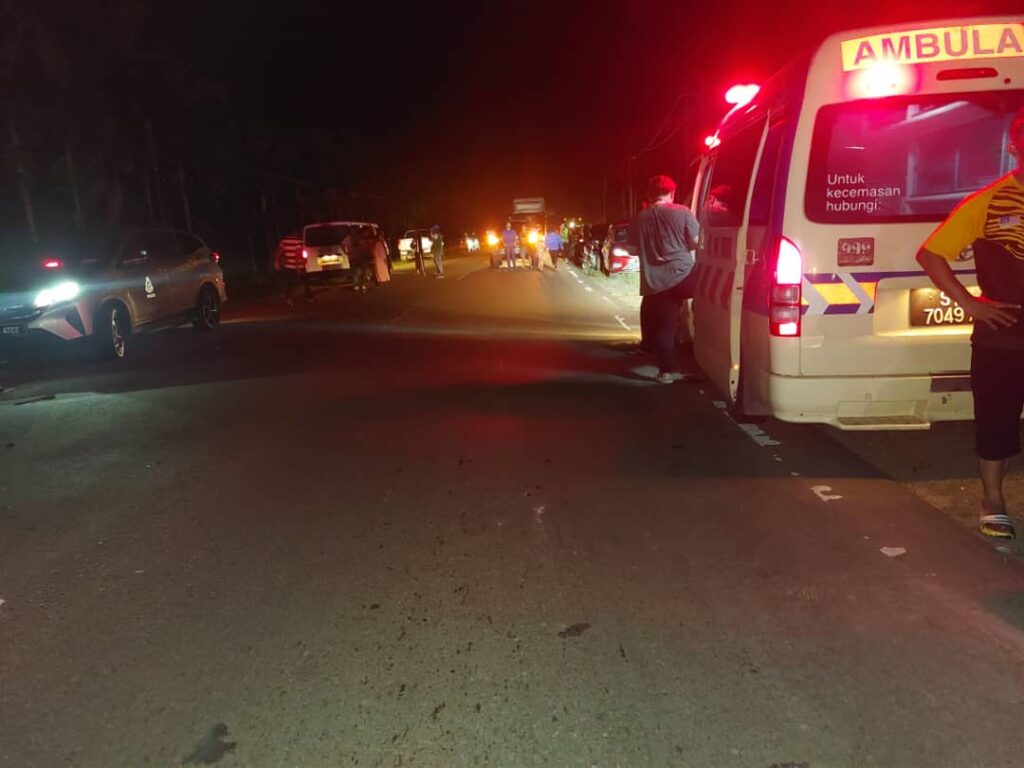 Penunggang maut nahas dua motosikal, van - Kosmo Digital Penunggang maut nahas dua motosikal, van - Kosmo Digital