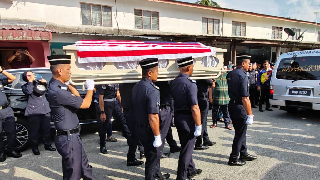 Serangan balai polis: Jenazah Muhamad Syafiq tiba di kediaman keluarga ...