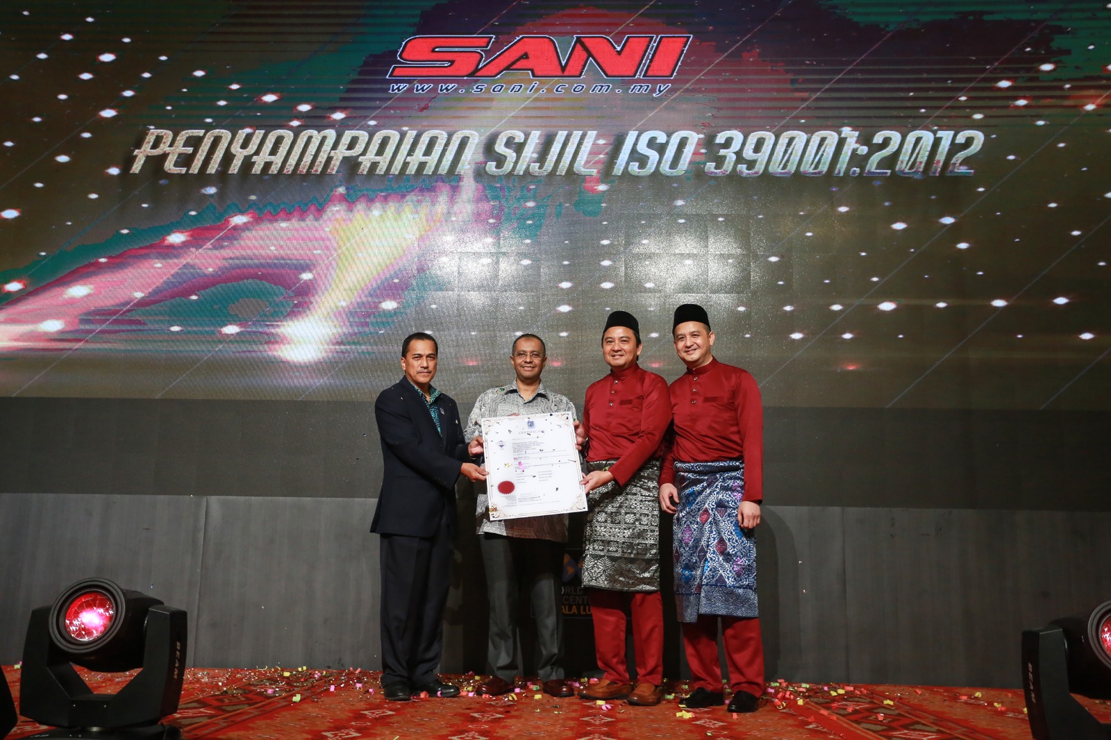 Sani Express syarikat bas ekspres pertama terima ISO 39001:2012 - Kosmo ...