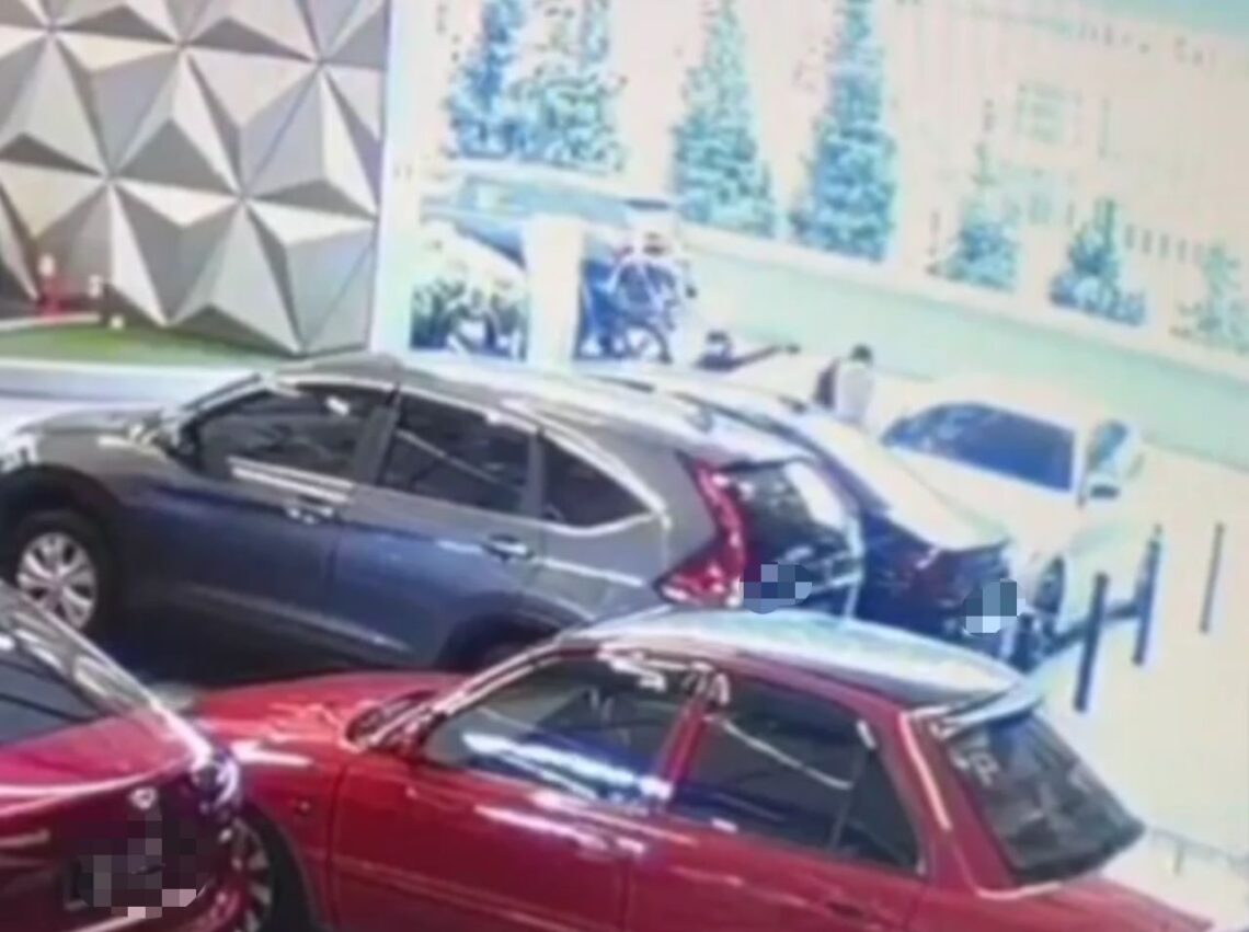 Siapa sebar CCTV Faisal Halim kena simbah asid? - Kosmo Digital