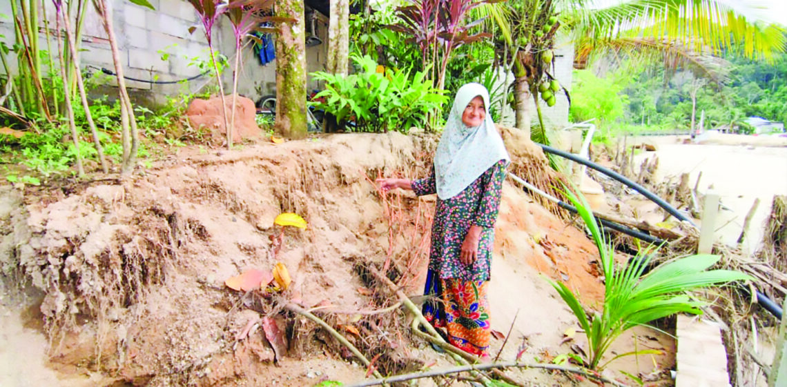 Runtuhan batu buat penduduk Iboi risau kepala air - Kosmo Digital